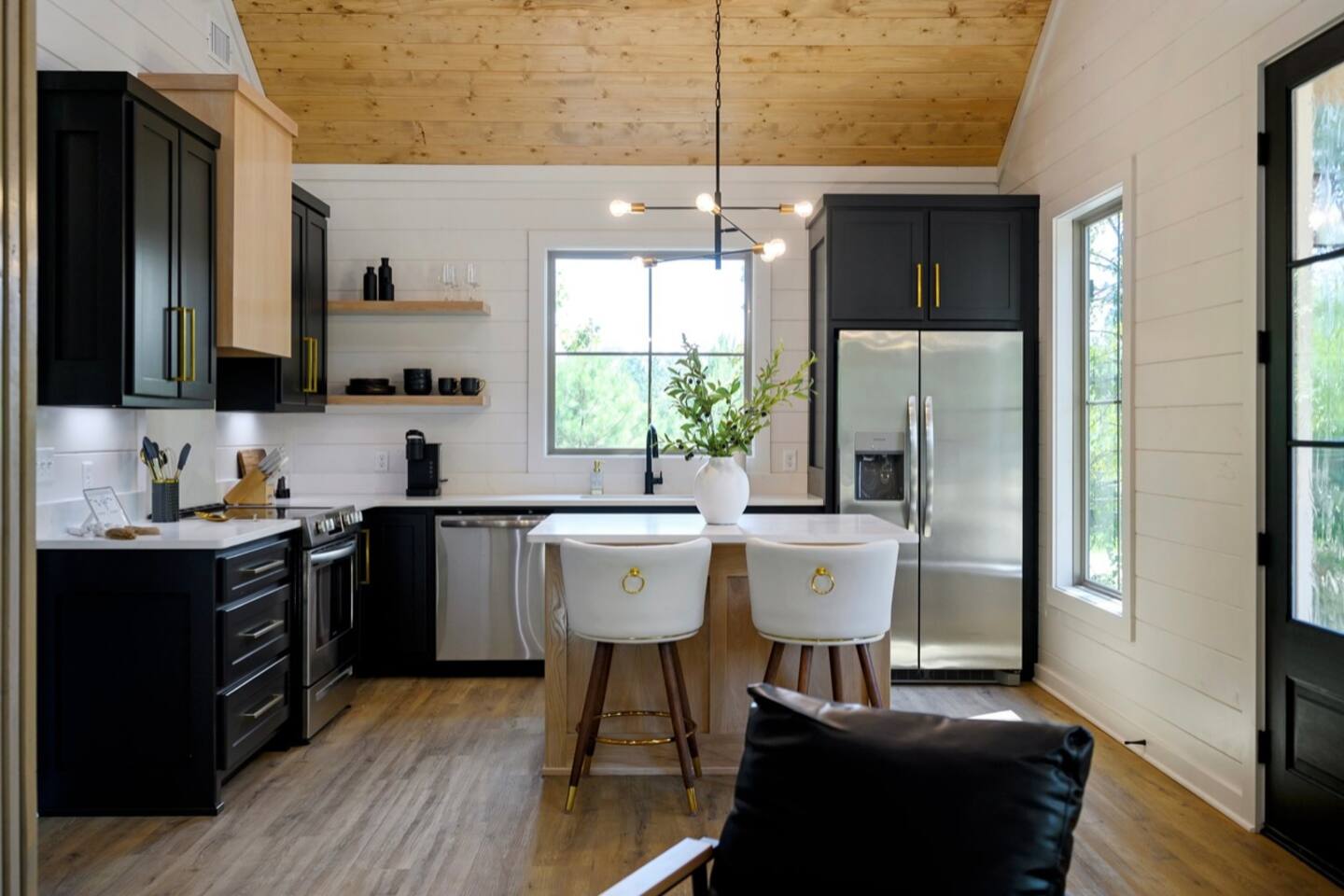 Summer Special! Cozy couples cabin w/ hot tub - Holiday Home | Romantic ...