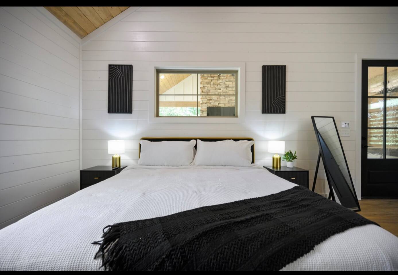 Summer Special! Cozy couples cabin w/ hot tub - Holiday Home | Romantic ...