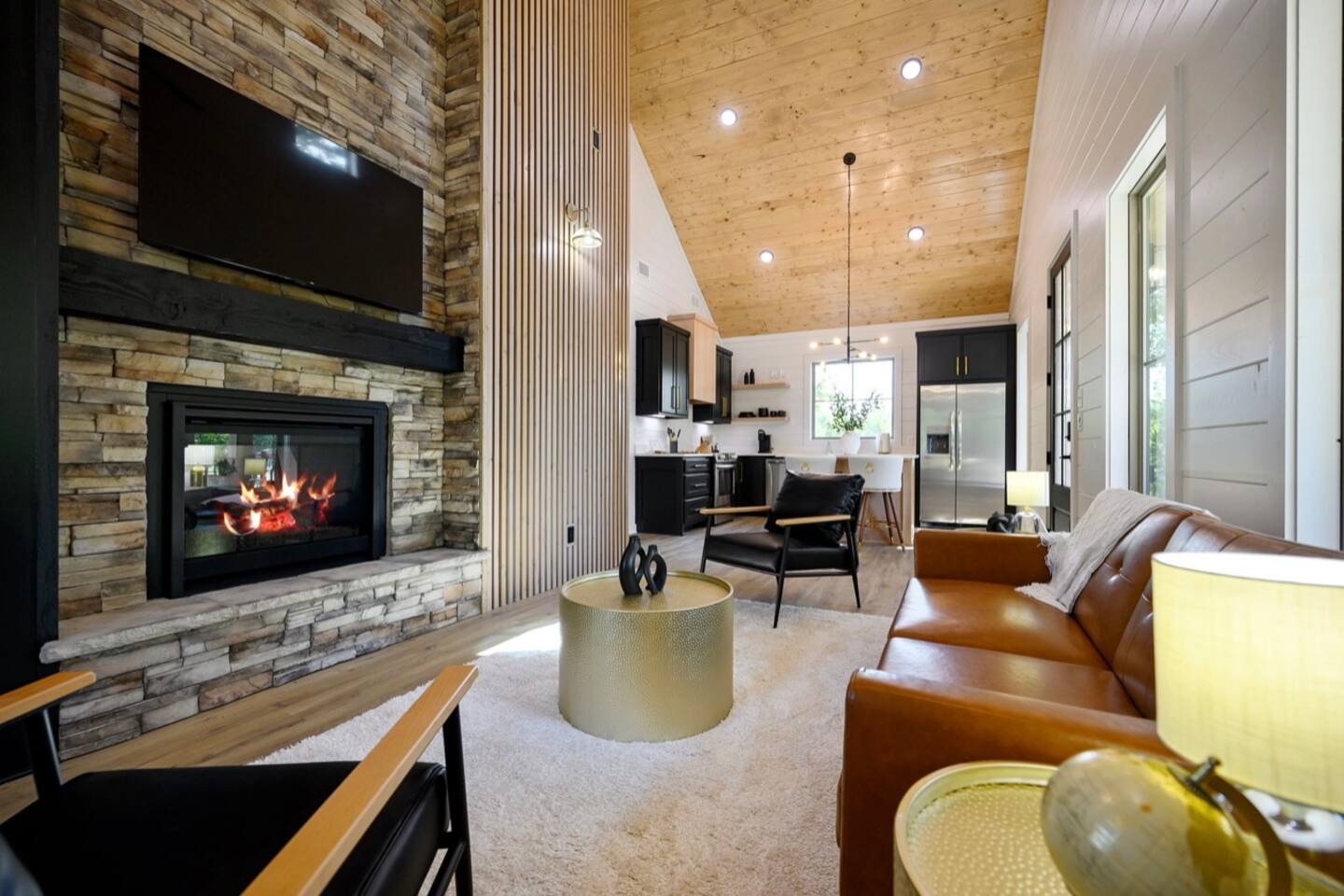 Summer Special! Cozy couples cabin w/ hot tub - Holiday Home | Romantic ...